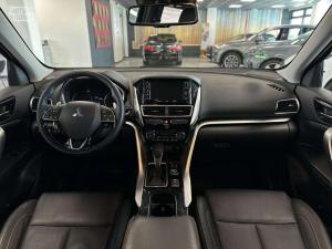 Black Mitsubishi Eclipse Cross 2019 in Klaipeda, with an engine capacity of 2.30 L and mileage of 172 thousand km for 17999 €, photo 6 on AUTOMOTO.COM.LV