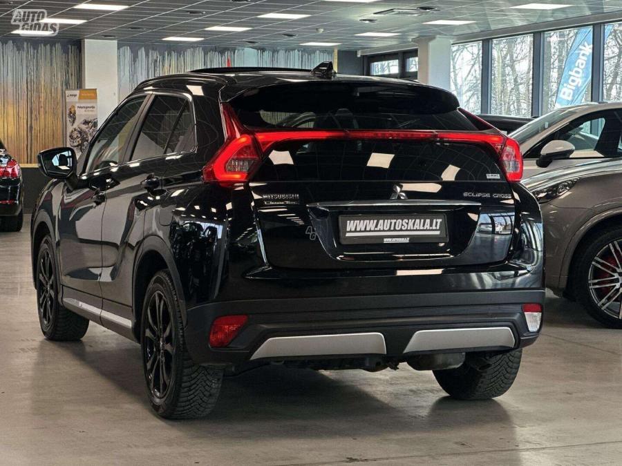 Black Mitsubishi Eclipse Cross 2019 in Klaipeda, with an engine capacity of 2.30 L and mileage of 172 thousand km for 17999 €, photo 25 on AUTOMOTO.COM.LV