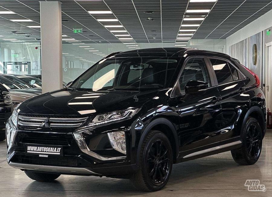 Black Mitsubishi Eclipse Cross 2019 in Klaipeda, with an engine capacity of 2.30 L and mileage of 172 thousand km for 16950 €, photo 4 on AUTOMOTO.COM.LV
