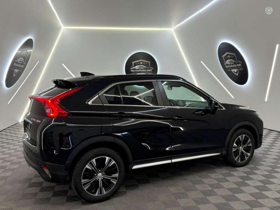 Black Mitsubishi Eclipse Cross 2019 in Marijampole, with an engine capacity of 1.50 L and mileage of 143 thousand km for 13450 €, photo 9 on AUTOMOTO.COM.LV