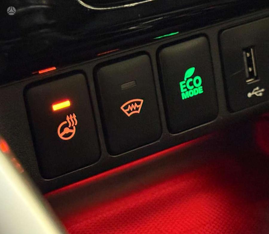Black Mitsubishi Eclipse Cross 2019 in Marijampole, with an engine capacity of 1.50 L and mileage of 143 thousand km for 13450 €, photo 12 on AUTOMOTO.COM.LV