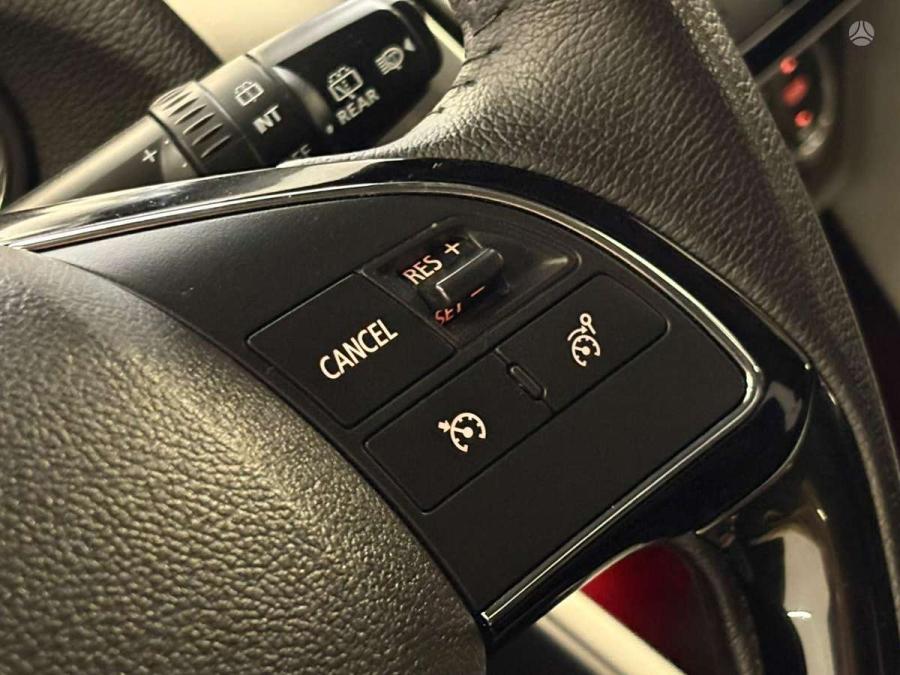 Black Mitsubishi Eclipse Cross 2019 in Marijampole, with an engine capacity of 1.50 L and mileage of 143 thousand km for 13450 €, photo 16 on AUTOMOTO.COM.LV