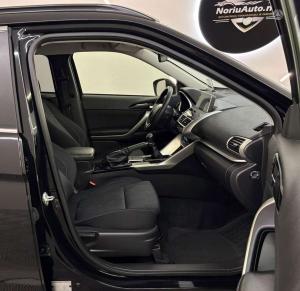 Black Mitsubishi Eclipse Cross 2019 in Marijampole, with an engine capacity of 1.50 L and mileage of 143 thousand km for 13450 €, photo 17 on AUTOMOTO.COM.LV