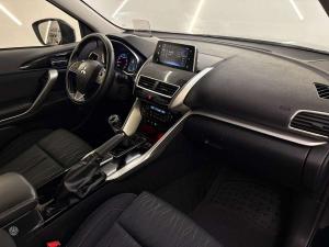 Black Mitsubishi Eclipse Cross 2019 in Marijampole, with an engine capacity of 1.50 L and mileage of 143 thousand km for 13450 €, photo 18 on AUTOMOTO.COM.LV