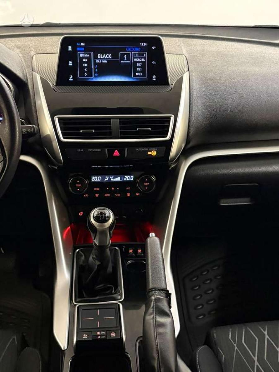 Black Mitsubishi Eclipse Cross 2019 in Marijampole, with an engine capacity of 1.50 L and mileage of 143 thousand km for 13450 €, photo 24 on AUTOMOTO.COM.LV