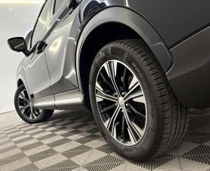 Black Mitsubishi Eclipse Cross 2019 in Marijampole, with an engine capacity of 1.50 L and mileage of 143 thousand km for 13450 €, photo 25 on AUTOMOTO.COM.LV