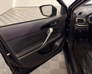 Black Mitsubishi Eclipse Cross 2019 in Marijampole, with an engine capacity of 1.50 L and mileage of 143 thousand km for 13450 €, photo 26 on AUTOMOTO.COM.LV