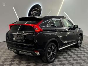 Black Mitsubishi Eclipse Cross 2019 in Marijampole, with an engine capacity of 1.50 L and mileage of 143 thousand km for 13450 €, photo 31 on AUTOMOTO.COM.LV
