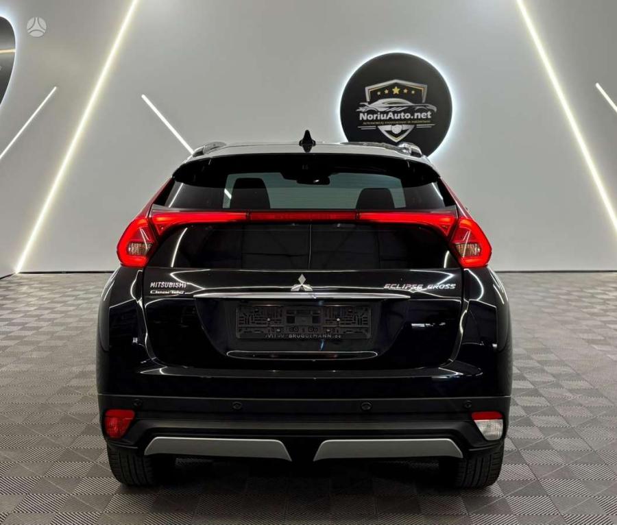 Black Mitsubishi Eclipse Cross 2019 in Marijampole, with an engine capacity of 1.50 L and mileage of 143 thousand km for 13450 €, photo 32 on AUTOMOTO.COM.LV
