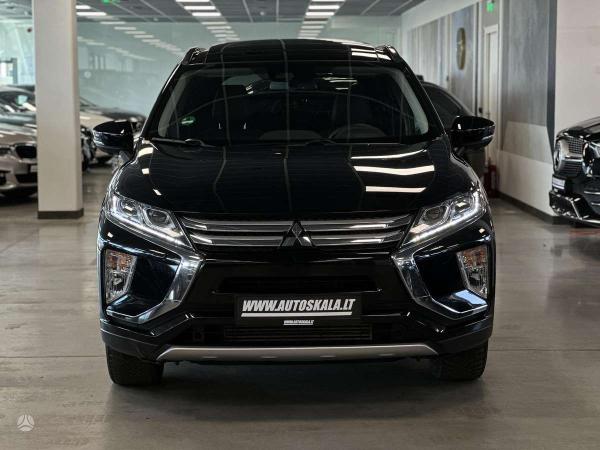 Black Mitsubishi Eclipse Cross 2019 in Klaipeda, with an engine capacity of 2.27 L and mileage of 172 thousand km for 15900 €, photo 2 on AUTOMOTO.COM.LV