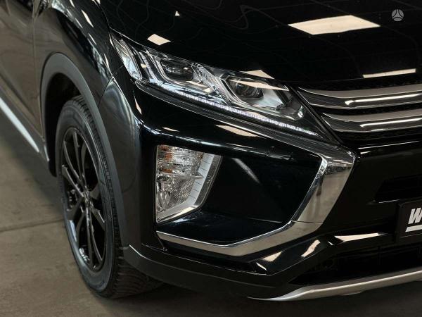 Black Mitsubishi Eclipse Cross 2019 in Klaipeda, with an engine capacity of 2.27 L and mileage of 172 thousand km for 15900 €, photo 9 on AUTOMOTO.COM.LV