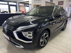 Black Mitsubishi Eclipse Cross 2021 in Kaunas, with an engine capacity of 2.40 L and mileage of 60 thousand km for 24141 €, photo 2 on AUTOMOTO.COM.LV