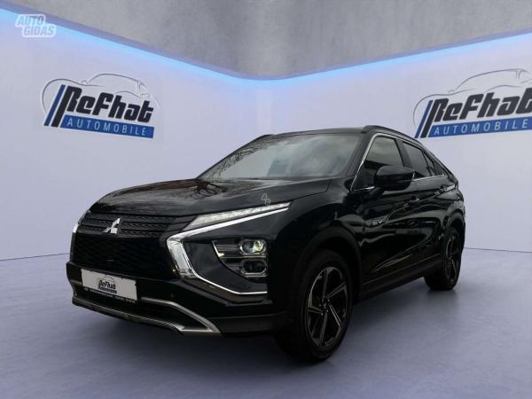 Black Mitsubishi Eclipse Cross 2022 in Kaunas, with an engine capacity of 2.40 L and mileage of 93 thousand km for 21594 €, photo 2 on AUTOMOTO.COM.LV