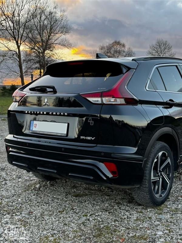 Black Mitsubishi Eclipse Cross 2022 in Klaipeda, with an engine capacity of 2.40 L and mileage of 63 thousand km for 21400 €, photo 8 on AUTOMOTO.COM.LV