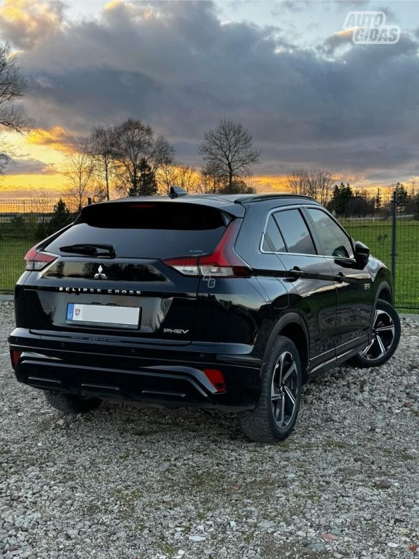 Black Mitsubishi Eclipse Cross 2022 in Klaipeda, with an engine capacity of 2.40 L and mileage of 63 thousand km for 21400 €, photo 10 on AUTOMOTO.COM.LV