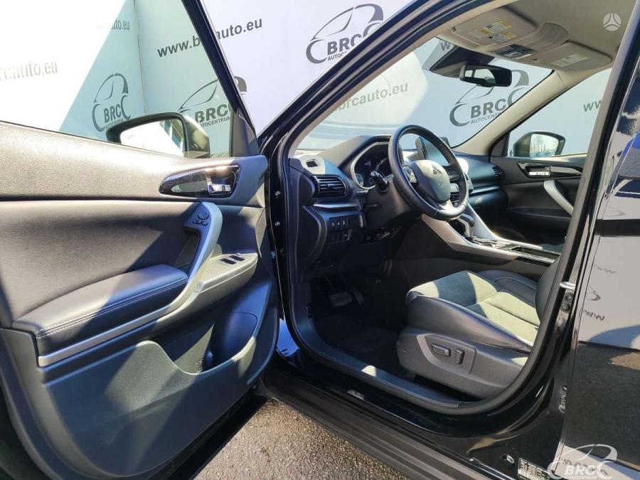 Black Mitsubishi Eclipse Cross 2022 in Klaipeda, with an engine capacity of 1.50 L and mileage of 35 thousand km for 16900 €, photo 23 on AUTOMOTO.COM.LV