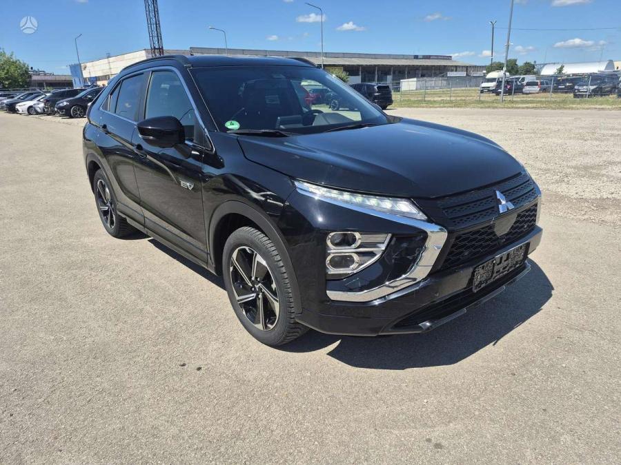 Melns Mitsubishi Eclipse Cross 2022 Šauļi, ar dzinēja tilpumu 2.36 L un nobraukumu 40 tūkst. km par 16900 €, foto 3 vietnē AUTOMOTO.COM.LV