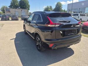 Melns Mitsubishi Eclipse Cross 2022 Šauļi, ar dzinēja tilpumu 2.36 L un nobraukumu 40 tūkst. km par 16900 €, foto 4 vietnē AUTOMOTO.COM.LV