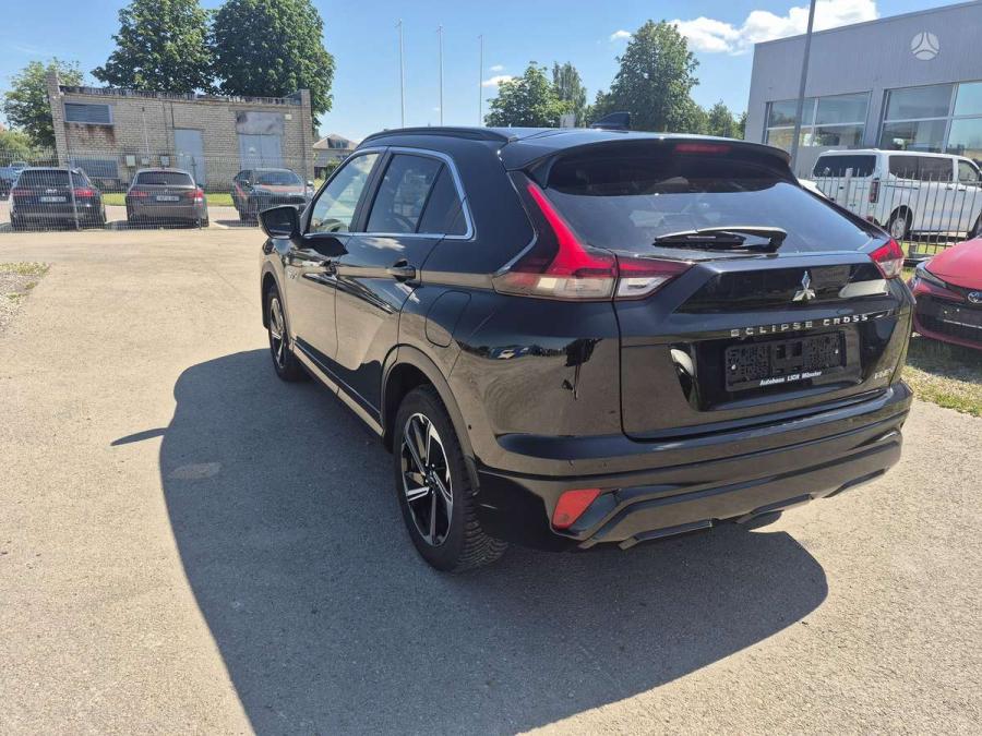 Melns Mitsubishi Eclipse Cross 2022 Šauļi, ar dzinēja tilpumu 2.36 L un nobraukumu 40 tūkst. km par 16900 €, foto 4 vietnē AUTOMOTO.COM.LV
