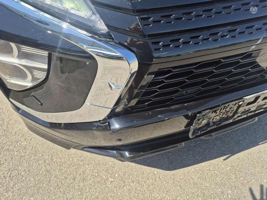 Melns Mitsubishi Eclipse Cross 2022 Šauļi, ar dzinēja tilpumu 2.36 L un nobraukumu 40 tūkst. km par 16900 €, foto 7 vietnē AUTOMOTO.COM.LV
