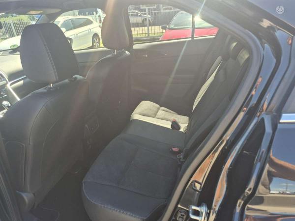 Black Mitsubishi Eclipse Cross 2022 in Siauliai, with an engine capacity of 2.36 L and mileage of 40 thousand km for 16900 €, photo 8 on AUTOMOTO.COM.LV