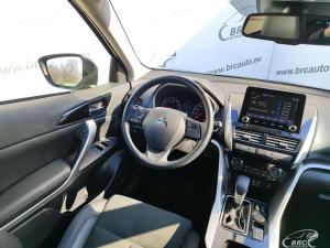 Black Mitsubishi Eclipse Cross 2022 in Klaipeda, with an engine capacity of 1.50 L and mileage of 35 thousand km for 13900 €, photo 5 on AUTOMOTO.COM.LV
