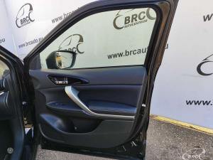 Black Mitsubishi Eclipse Cross 2022 in Klaipeda, with an engine capacity of 1.50 L and mileage of 35 thousand km for 13900 €, photo 8 on AUTOMOTO.COM.LV