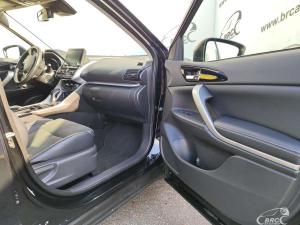 Black Mitsubishi Eclipse Cross 2022 in Klaipeda, with an engine capacity of 1.50 L and mileage of 35 thousand km for 13900 €, photo 10 on AUTOMOTO.COM.LV