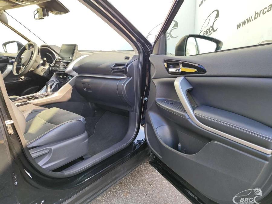 Black Mitsubishi Eclipse Cross 2022 in Klaipeda, with an engine capacity of 1.50 L and mileage of 35 thousand km for 13900 €, photo 10 on AUTOMOTO.COM.LV
