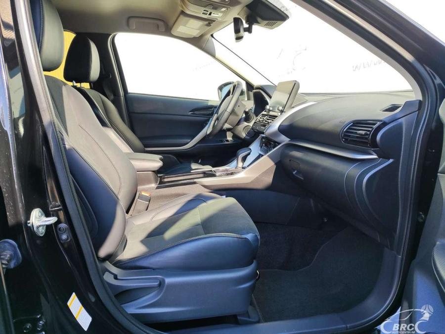 Black Mitsubishi Eclipse Cross 2022 in Klaipeda, with an engine capacity of 1.50 L and mileage of 35 thousand km for 13900 €, photo 11 on AUTOMOTO.COM.LV