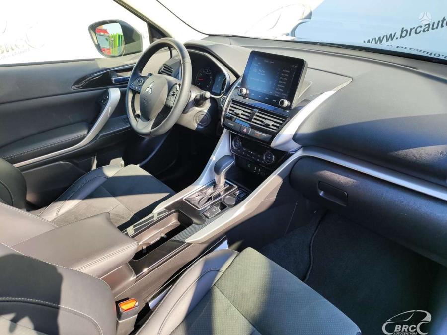 Black Mitsubishi Eclipse Cross 2022 in Klaipeda, with an engine capacity of 1.50 L and mileage of 35 thousand km for 13900 €, photo 12 on AUTOMOTO.COM.LV