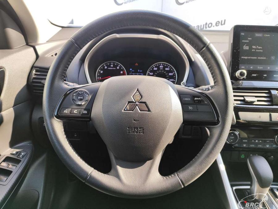 Black Mitsubishi Eclipse Cross 2022 in Klaipeda, with an engine capacity of 1.50 L and mileage of 35 thousand km for 13900 €, photo 20 on AUTOMOTO.COM.LV