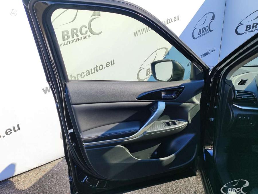 Black Mitsubishi Eclipse Cross 2022 in Klaipeda, with an engine capacity of 1.50 L and mileage of 35 thousand km for 13900 €, photo 21 on AUTOMOTO.COM.LV