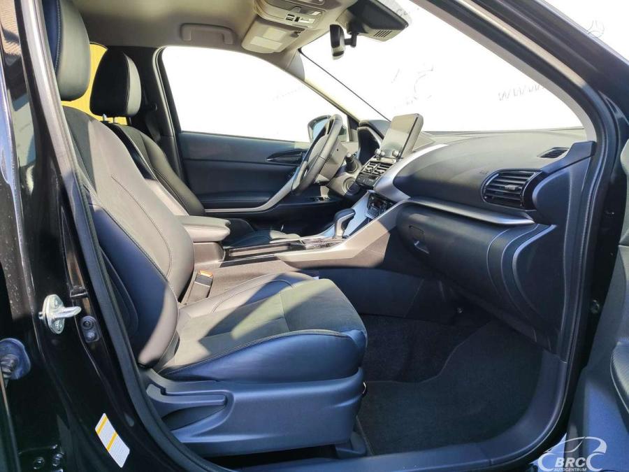 Black Mitsubishi Eclipse Cross 2022 in Klaipeda, with an engine capacity of 1.50 L and mileage of 35 thousand km for 13900 €, photo 11 on AUTOMOTO.COM.LV