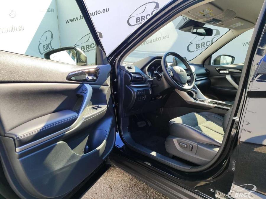 Black Mitsubishi Eclipse Cross 2022 in Klaipeda, with an engine capacity of 1.50 L and mileage of 35 thousand km for 13900 €, photo 24 on AUTOMOTO.COM.LV