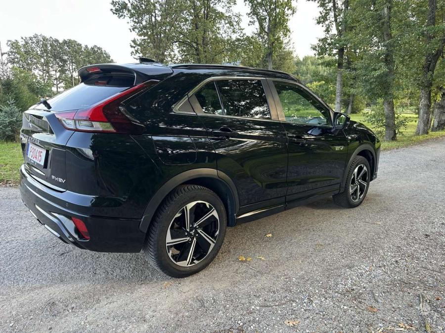 Melns Mitsubishi Eclipse Cross 2023 Kauņa, ar dzinēja tilpumu 2.36 L un nobraukumu 93 tūkst. km par 20390 €, foto 6 vietnē AUTOMOTO.COM.LV