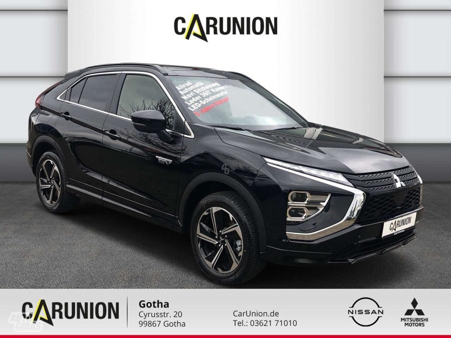 Black Mitsubishi Eclipse Cross 2024 in Kaunas, with an engine capacity of 2.40 L and mileage of 11 thousand km for 32072 €, photo 3 on AUTOMOTO.COM.LV