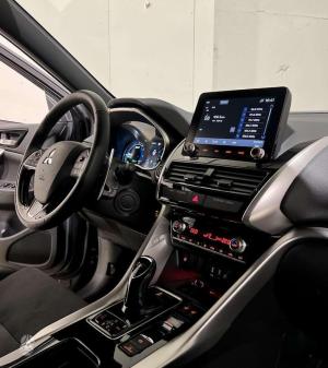 Black Mitsubishi Eclipse Cross 2024 in Klaipeda, with an engine capacity of 2.36 L and mileage of 46 thousand km for 23700 €, photo 7 on AUTOMOTO.COM.LV