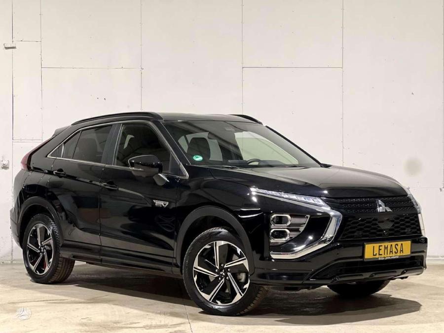 Black Mitsubishi Eclipse Cross 2024 in Klaipeda, with an engine capacity of 2.36 L and mileage of 46 thousand km for 23700 €, photo 24 on AUTOMOTO.COM.LV