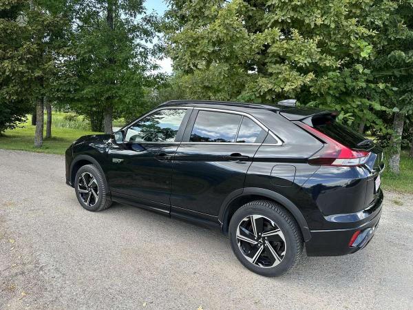 Melns Mitsubishi Eclipse Cross 2024 Kauņa, ar dzinēja tilpumu 2.36 L un nobraukumu 104 tūkst. km par 21500 €, foto 5 vietnē AUTOMOTO.COM.LV