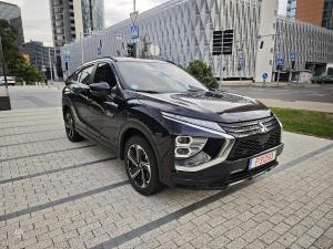 Melns Mitsubishi Eclipse Cross 2024 Viļņa, ar dzinēja tilpumu 2.36 L un nobraukumu 97 tūkst. km par 21250 €, foto  vietnē AUTOMOTO.COM.LV