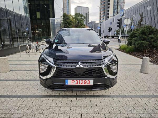 Mitsubishi Eclipse Cross 2024 Viļņa vietnē Melns Mitsubishi Eclipse Cross 2024 Viļņa, ar dzinēja tilpumu 2.36 L un nobraukumu 97 tūkst. km par 21250 €, foto 3 vietnē AUTOMOTO.COM.LV