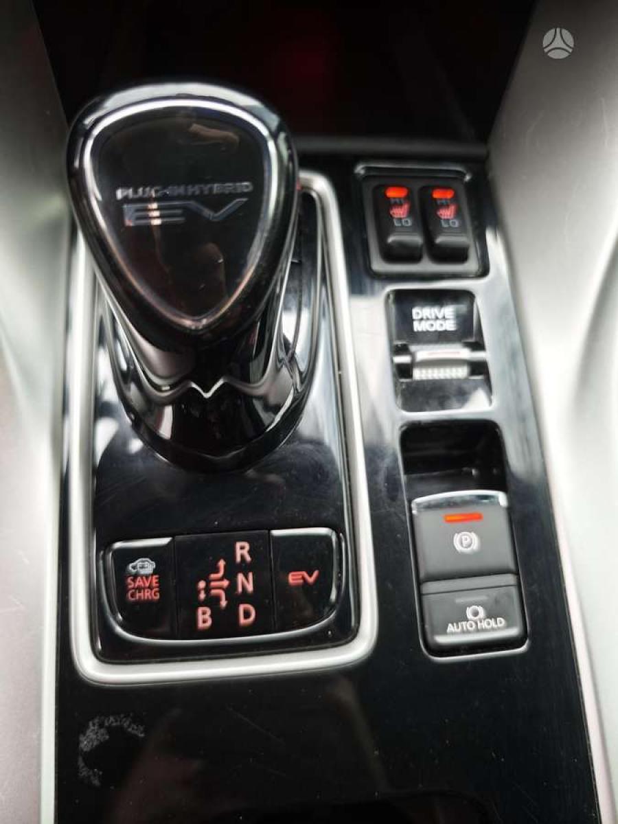 Melns Mitsubishi Eclipse Cross 2024 Viļņa, ar dzinēja tilpumu 2.36 L un nobraukumu 97 tūkst. km par 21250 €, foto 30 vietnē AUTOMOTO.COM.LV