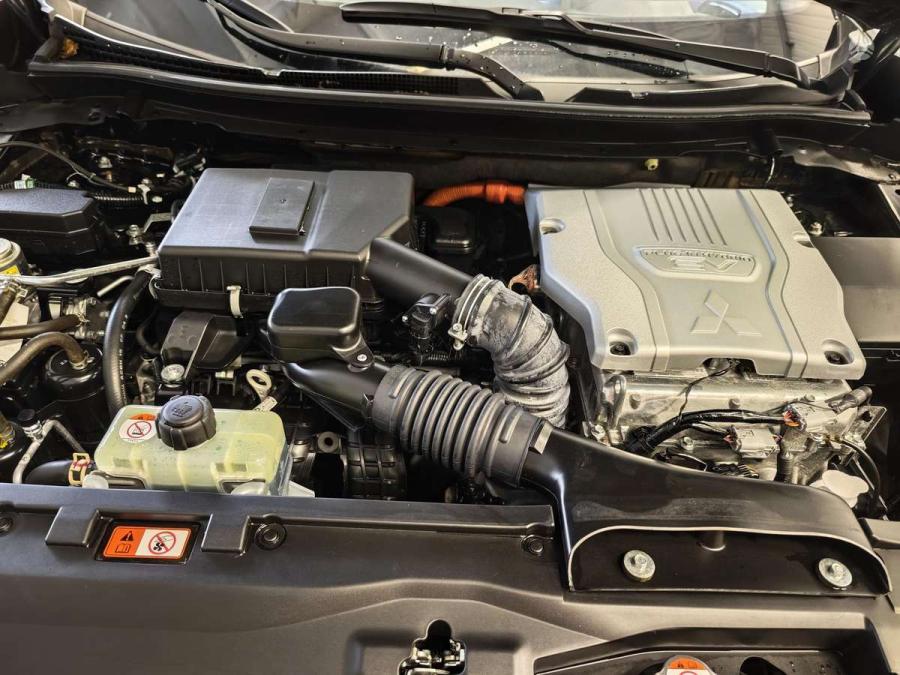 Melns Mitsubishi Eclipse Cross 2024 Viļņa, ar dzinēja tilpumu 2.36 L un nobraukumu 97 tūkst. km par 21250 €, foto 40 vietnē AUTOMOTO.COM.LV