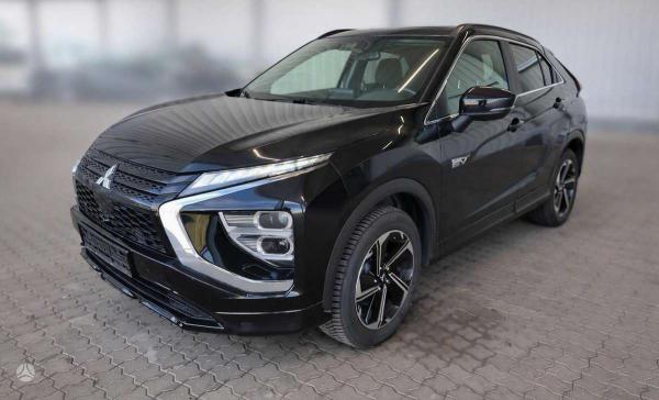 Mitsubishi Eclipse Cross 2024 in Siauliai on AUTOMOTO.COM.LV Black Mitsubishi Eclipse Cross 2024 in Siauliai, with an engine capacity of 2.36 L and mileage of 92 thousand km for 18900 €, photo 3 on AUTOMOTO.COM.LV