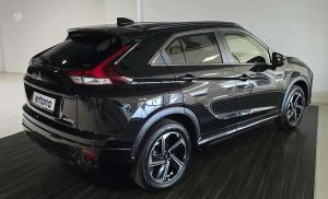 Black Mitsubishi Eclipse Cross 2024 in Siauliai, with an engine capacity of 2.36 L and mileage of 92 thousand km for 21900 €, photo 4 on AUTOMOTO.COM.LV