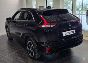 Black Mitsubishi Eclipse Cross 2024 in Siauliai, with an engine capacity of 2.36 L and mileage of 92 thousand km for 21900 €, photo 5 on AUTOMOTO.COM.LV