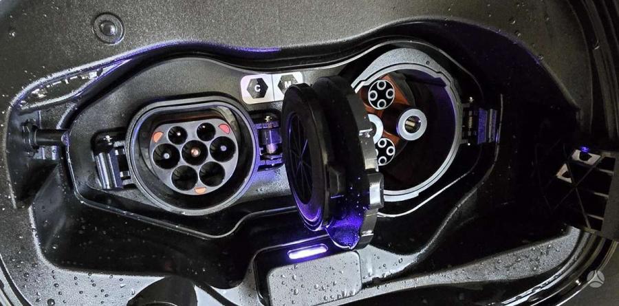 Black Mitsubishi Eclipse Cross 2024 in Siauliai, with an engine capacity of 2.36 L and mileage of 92 thousand km for 21900 €, photo 12 on AUTOMOTO.COM.LV