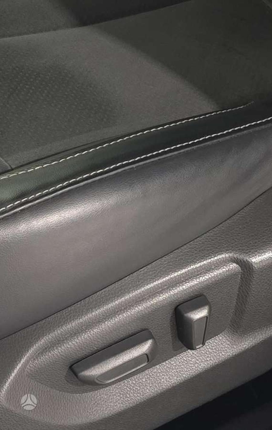 Black Mitsubishi Eclipse Cross 2024 in Siauliai, with an engine capacity of 2.36 L and mileage of 92 thousand km for 21900 €, photo 13 on AUTOMOTO.COM.LV
