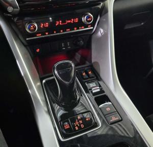 Black Mitsubishi Eclipse Cross 2024 in Siauliai, with an engine capacity of 2.36 L and mileage of 92 thousand km for 21900 €, photo 18 on AUTOMOTO.COM.LV